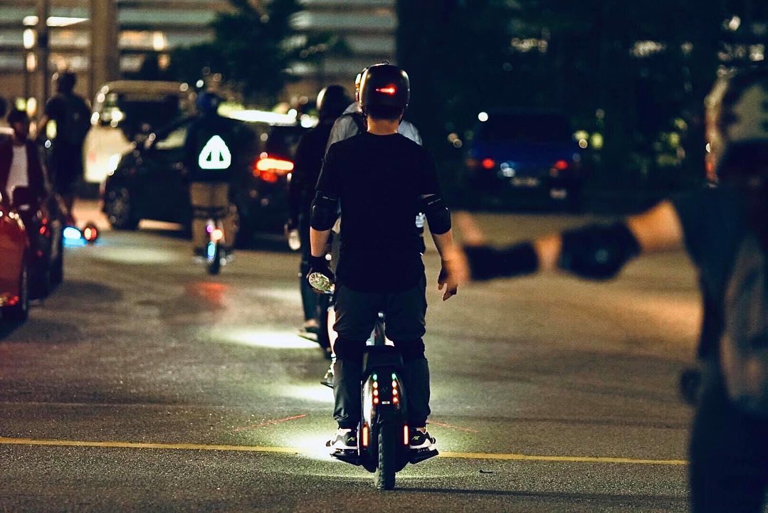 Why Electric Unicycle Is the Best PEV Commuter Tool？ – KINGSONG